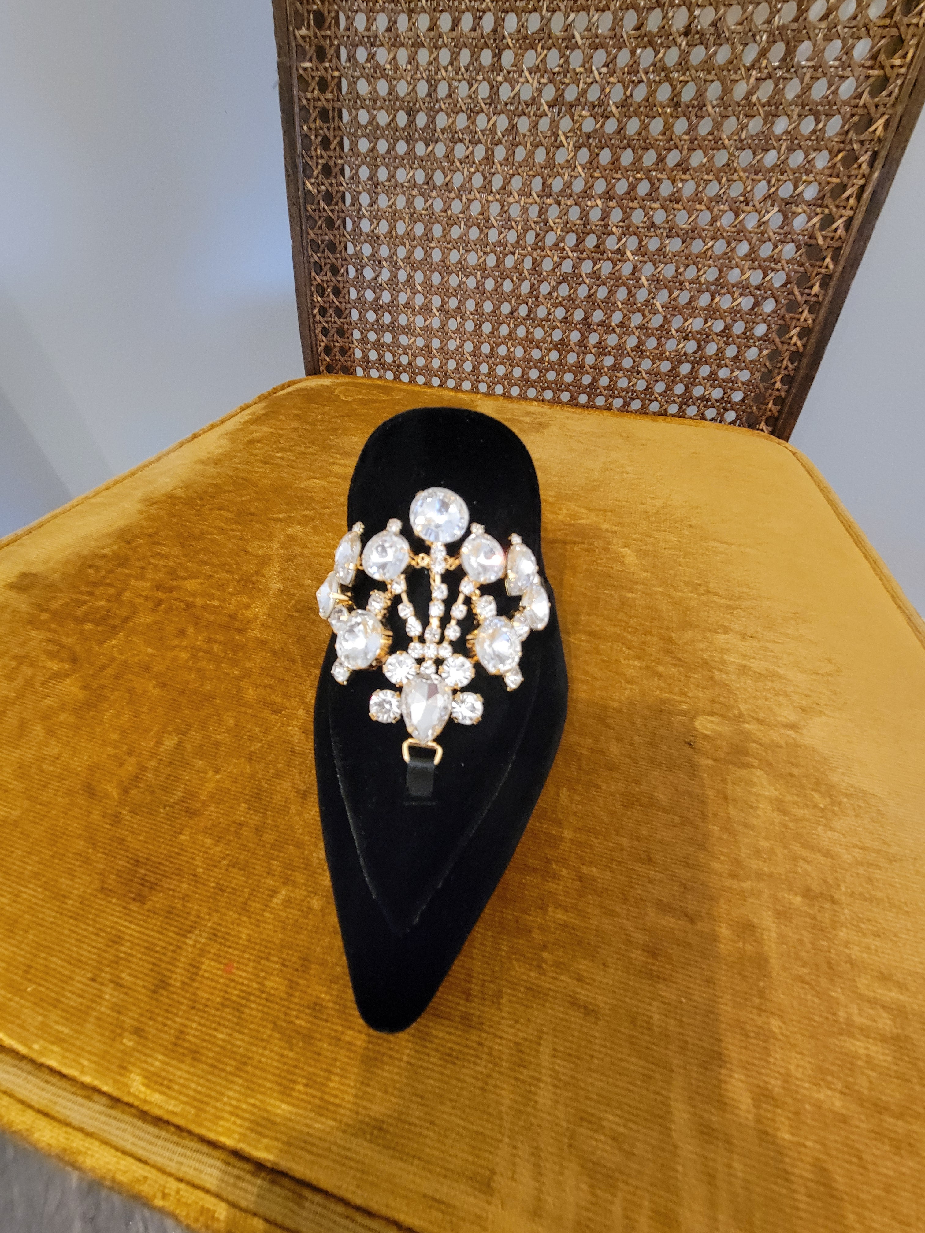 Louis Jewelrd Velvet Mule Black – Silla Designs